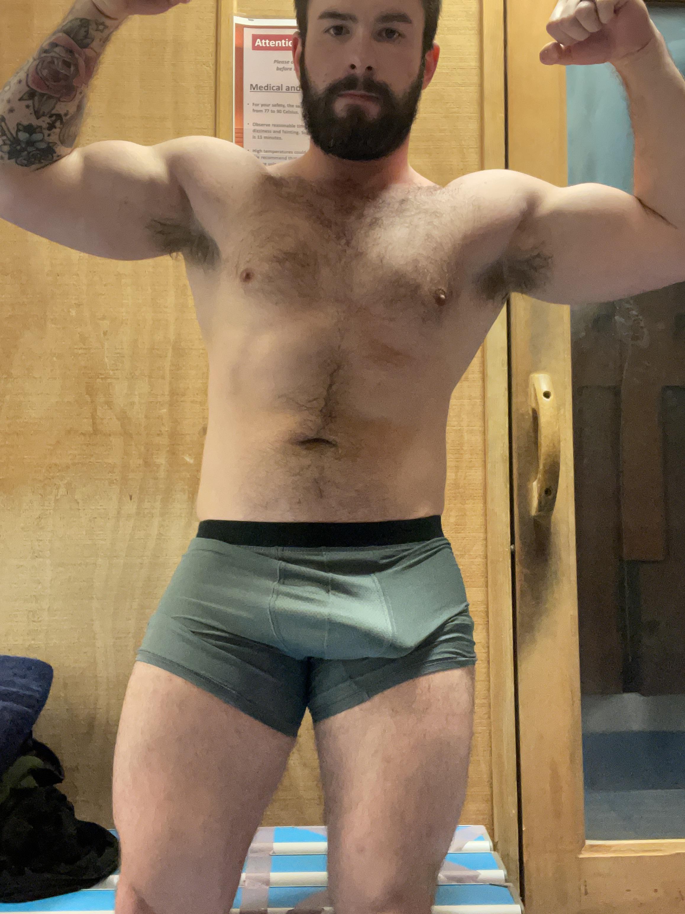 Come worship me while I work from cloud mode to getting shredded, I have a tonne of content on ...