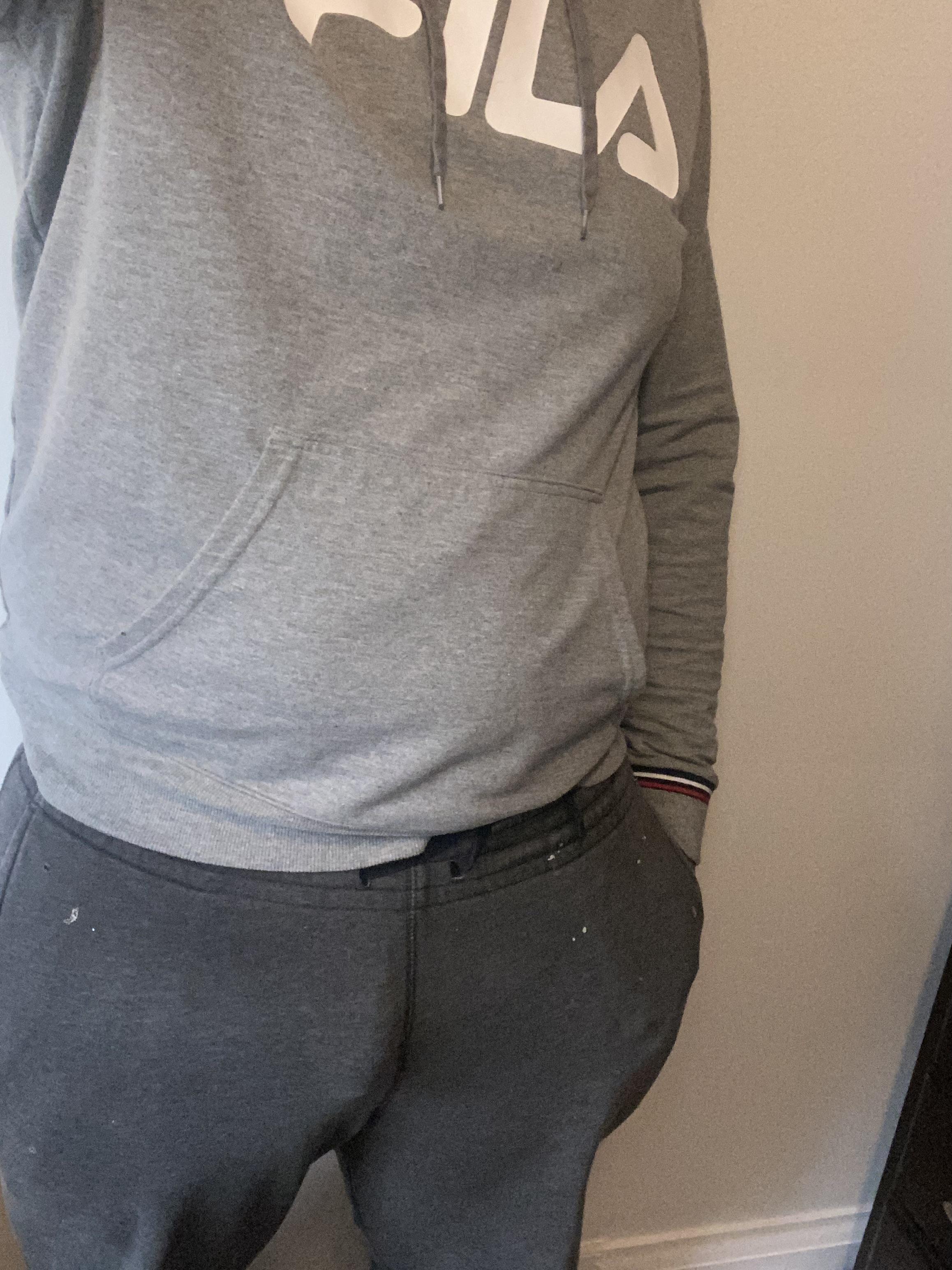 Comfy Sunday in my old joggers | Scrolller