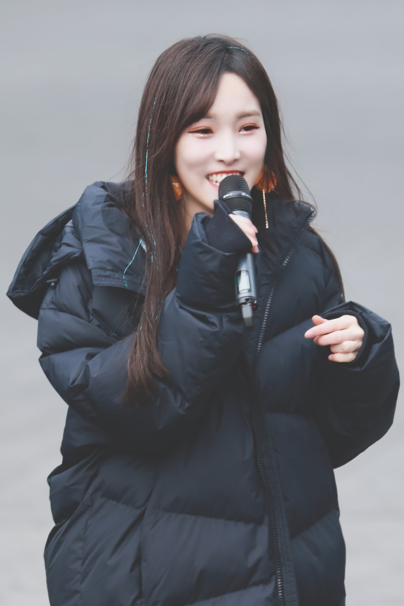 Comfy Yuju | Scrolller