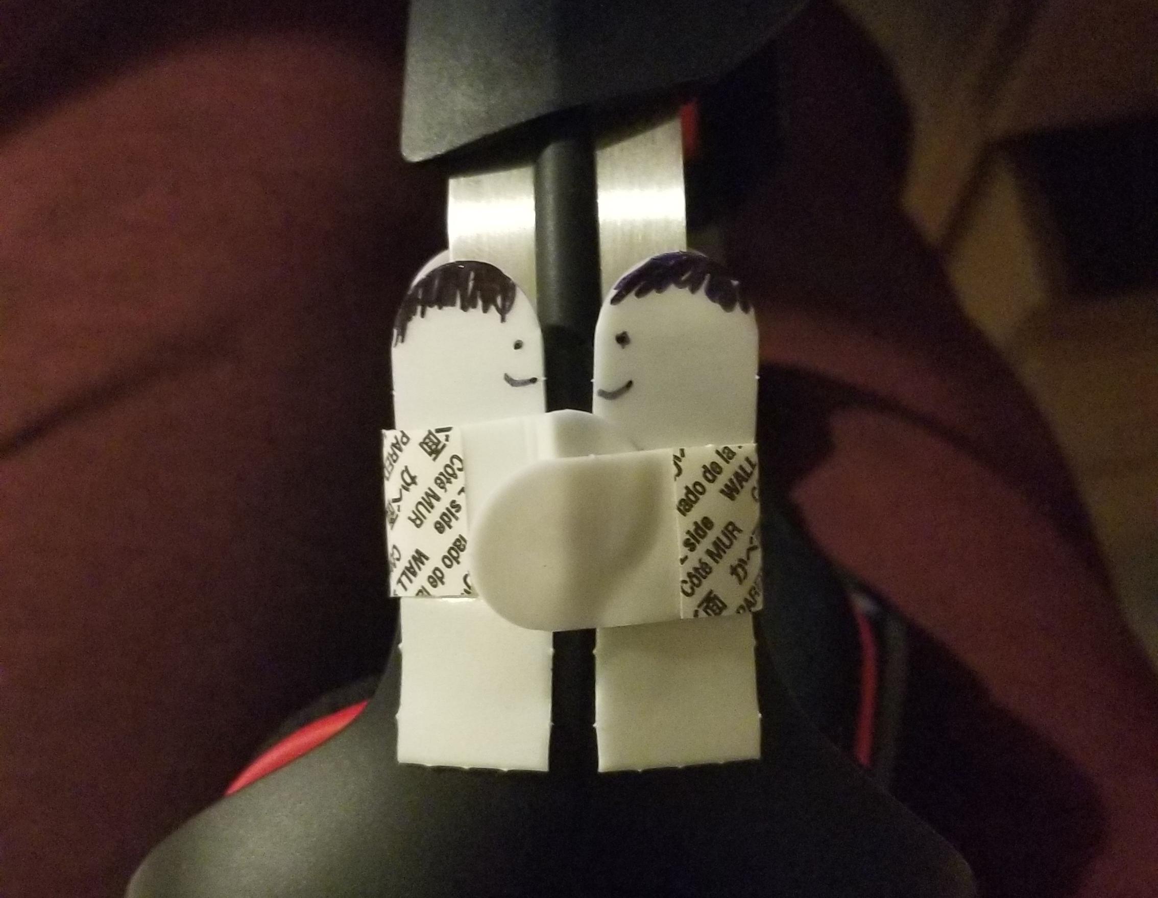 Command strips hugging | Scrolller