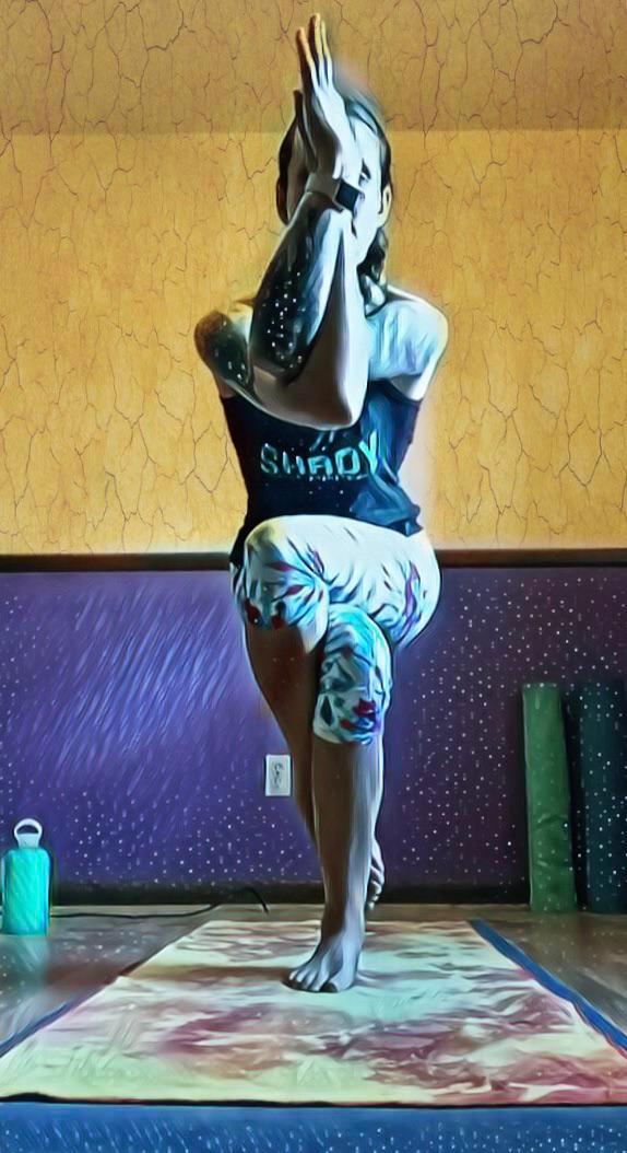 [COMP] Garudasana or Eagle Pose. Stretches hip, shoulder, thigh, ankle, calf & upper back ...