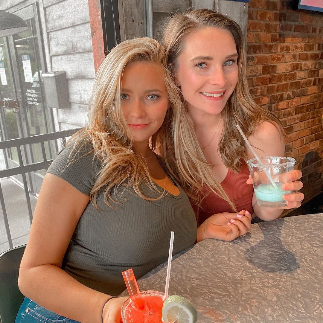 Full or empty? | Scrolller