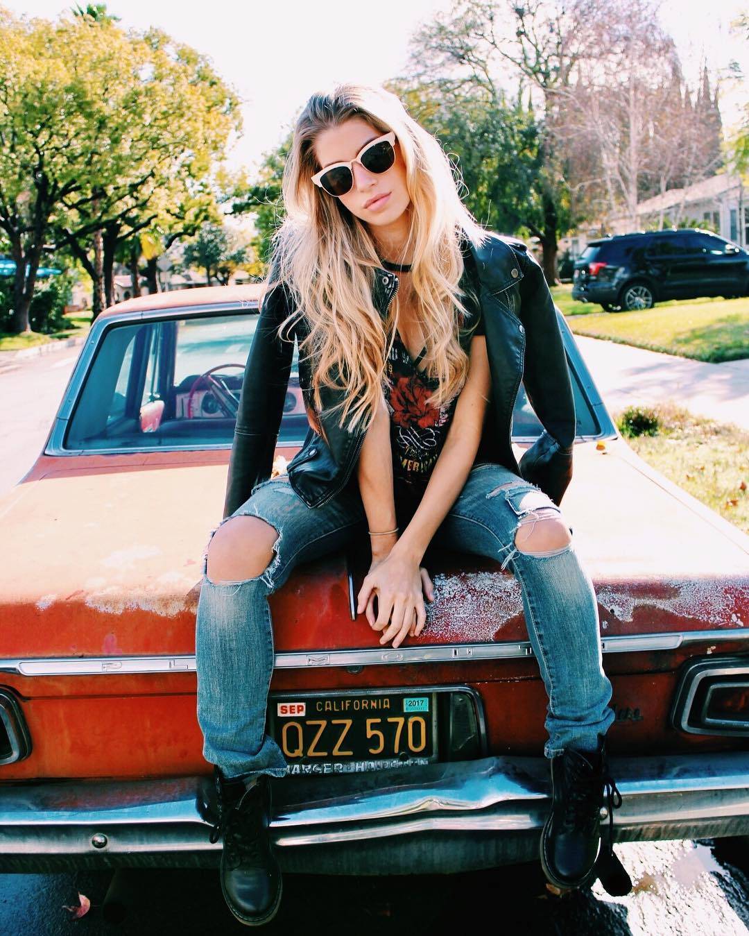 Cool Chick Scrolller