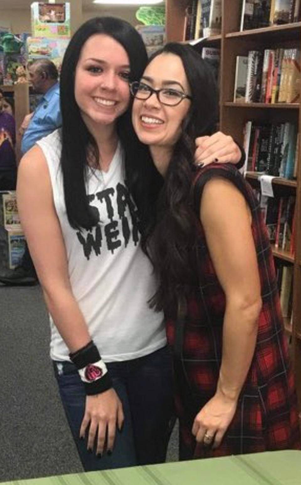 Cora Jade and AJ Lee😍Beautiful 💜 | Scrolller