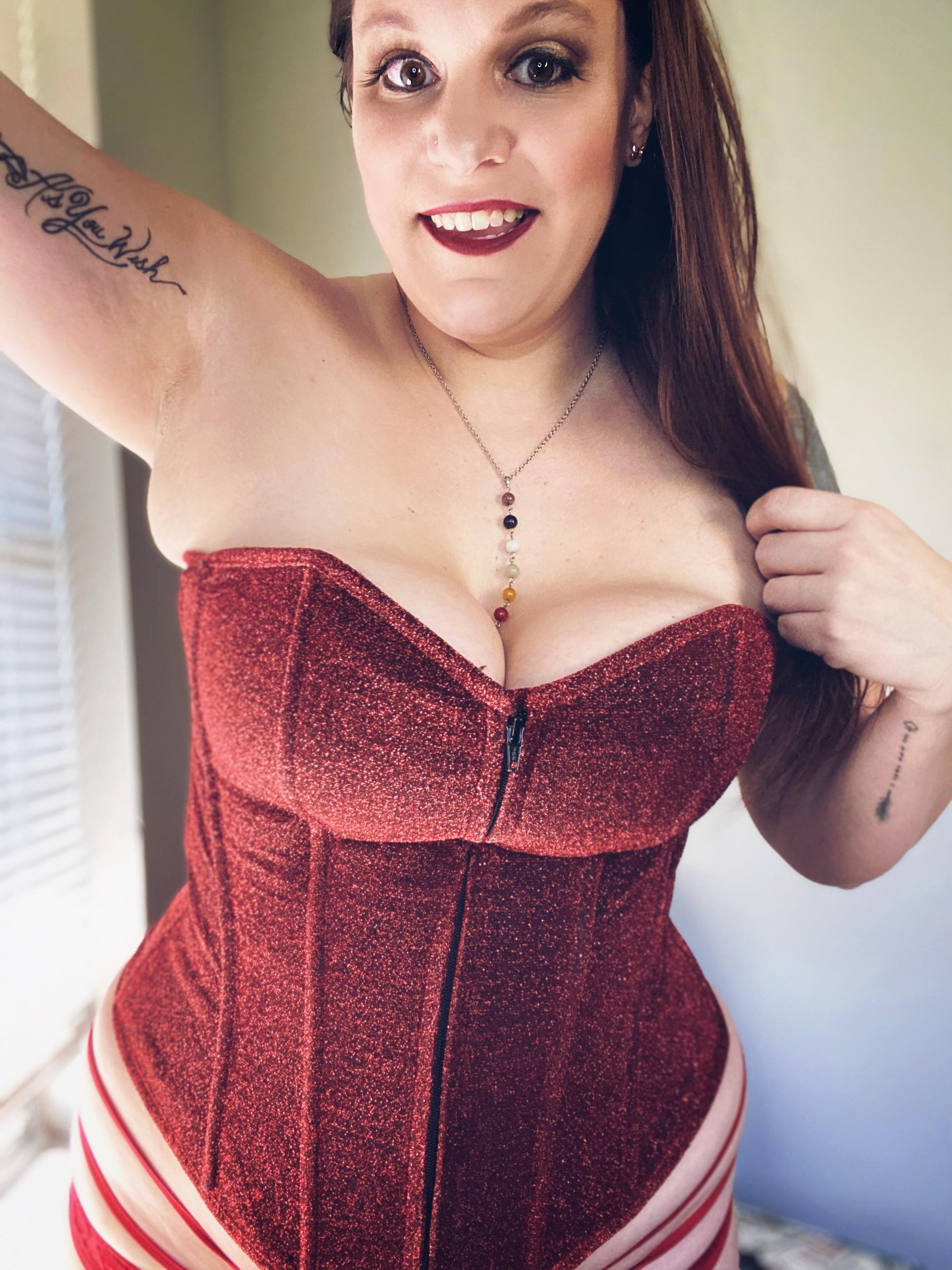 Corset Sunday | Scrolller