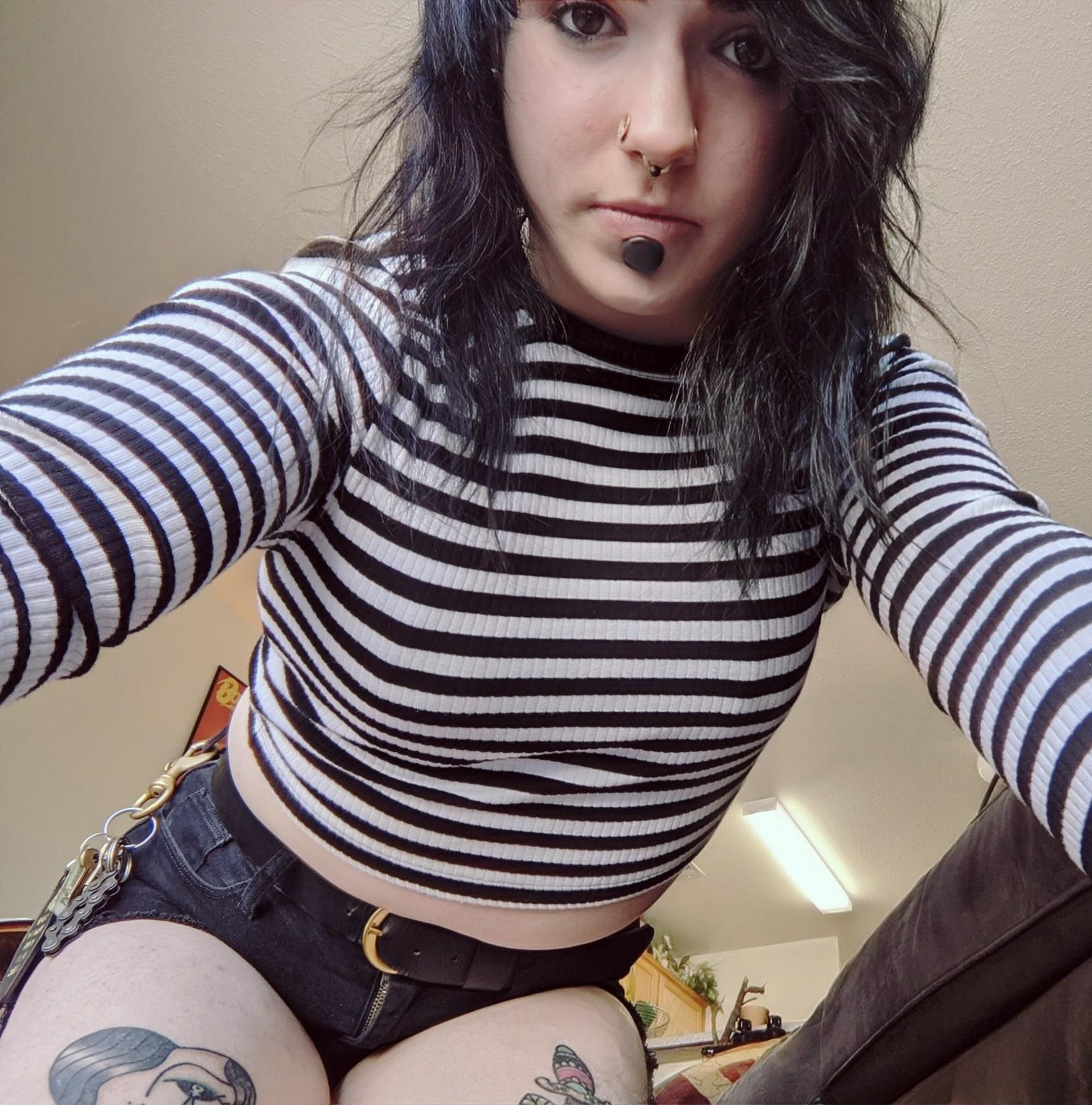 dommy mommy vibes | Scrolller