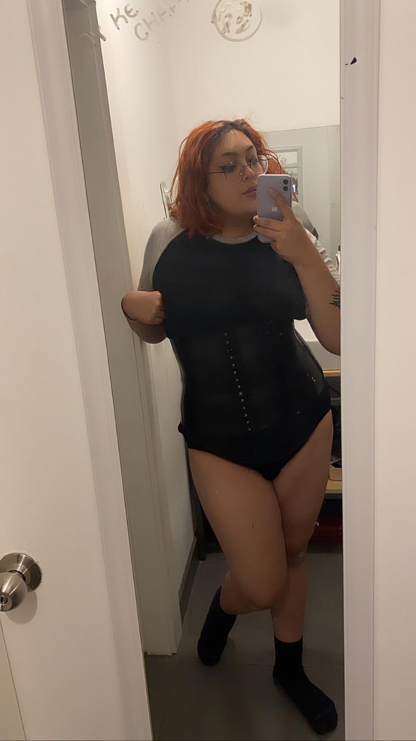 am i cute? hot? both? | Scrolller