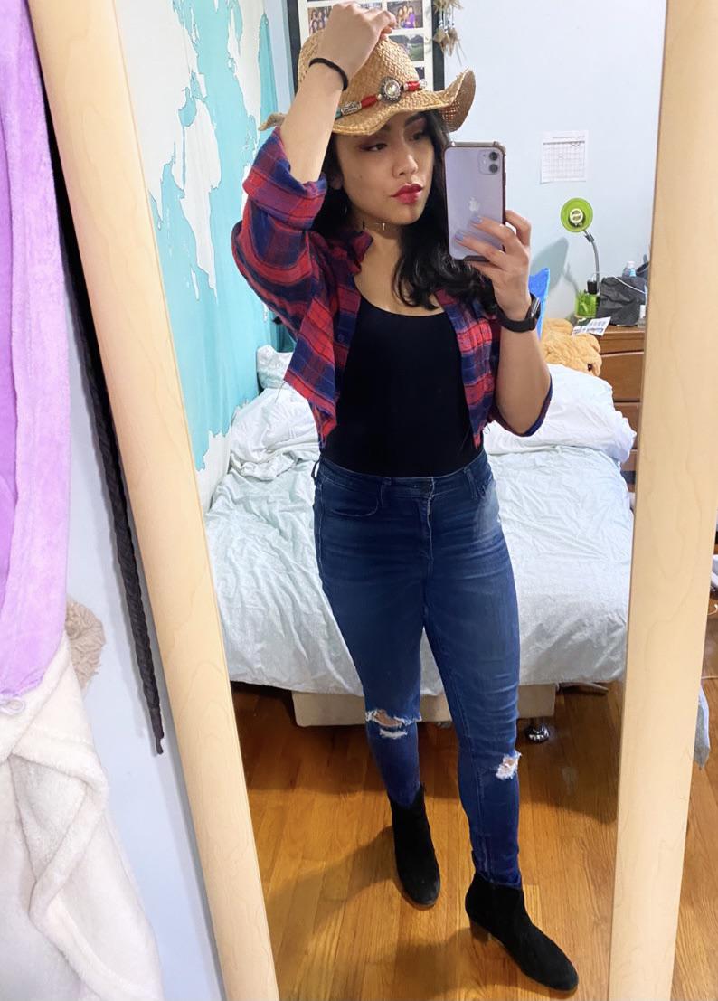 Cowgirl Next Door 🤠 YeeHaw [F 24] | Scrolller