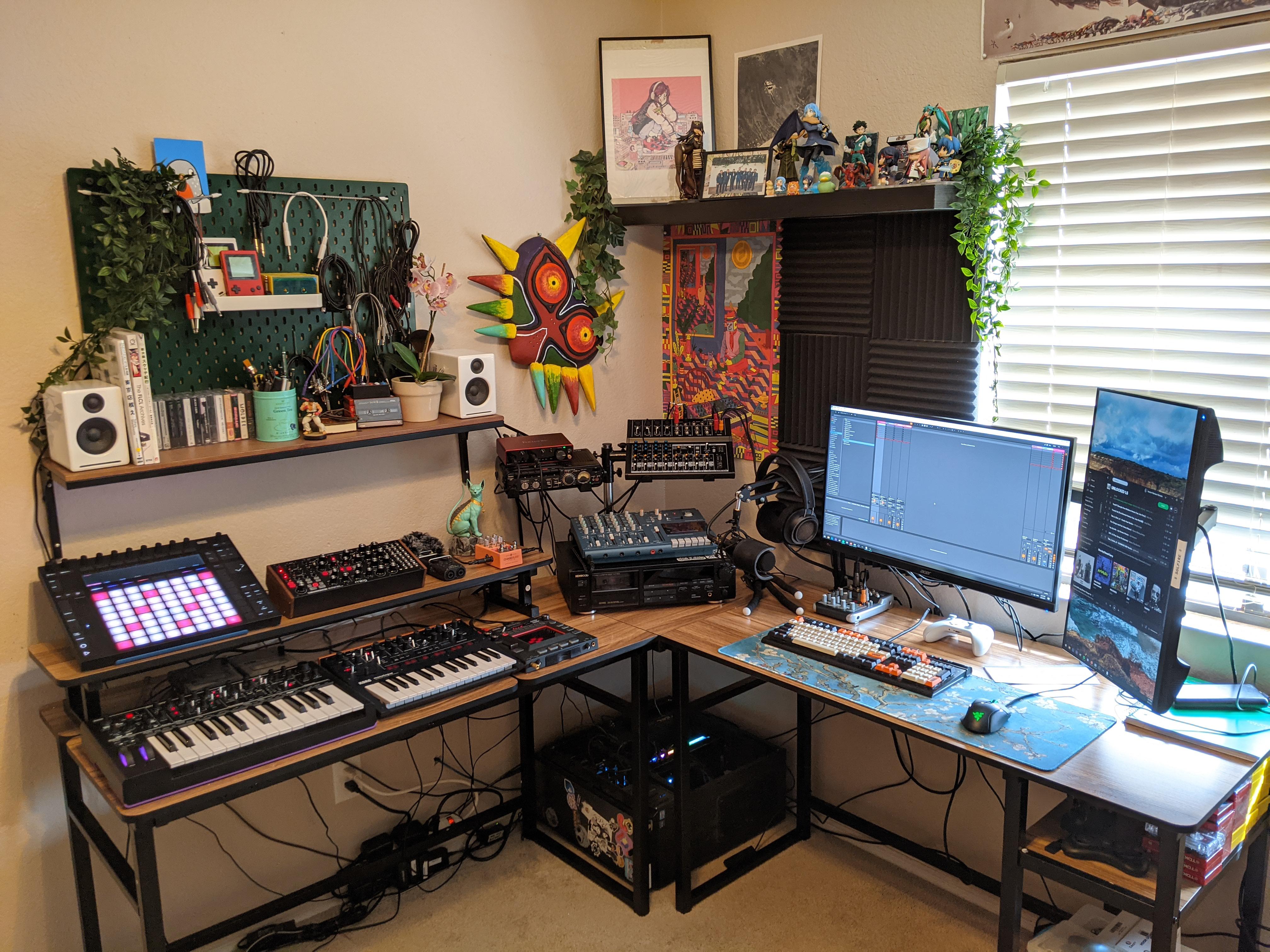 Cozy Corner | Scrolller