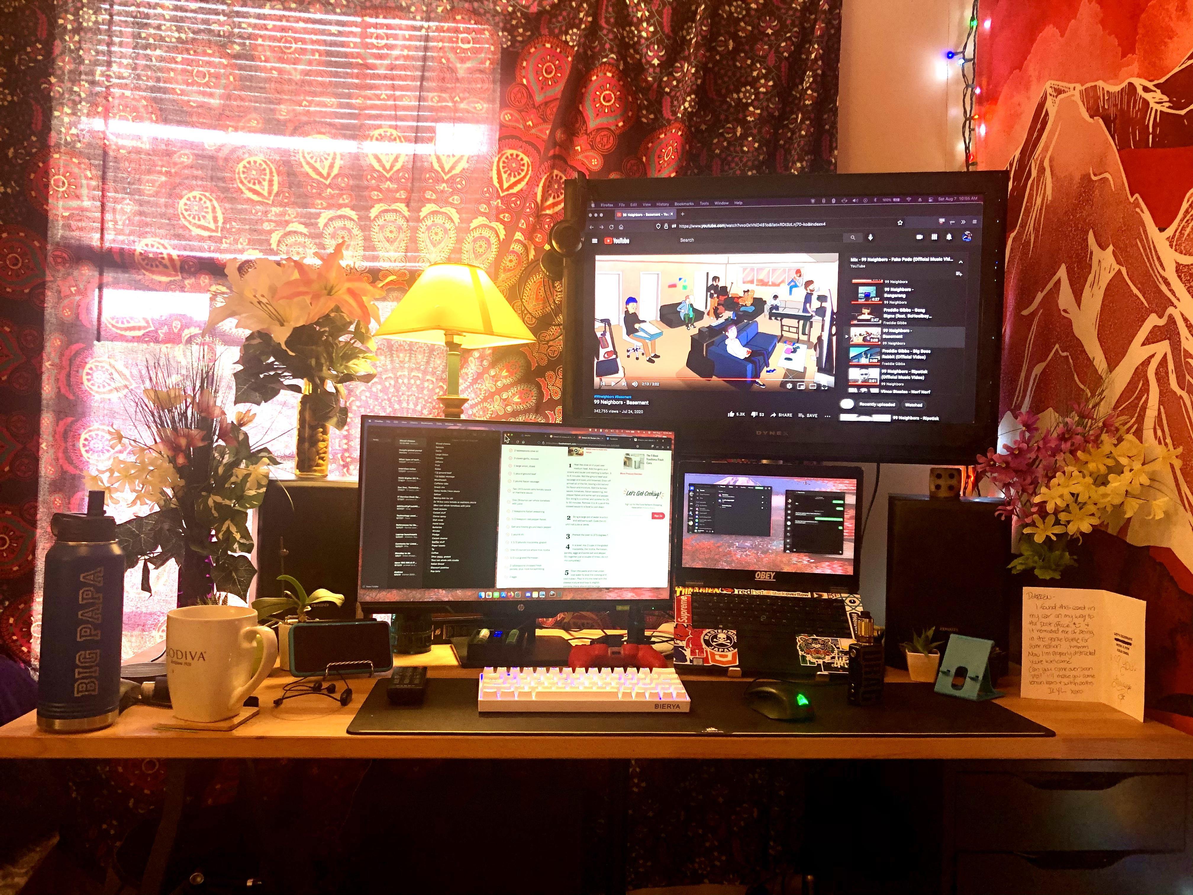 cozy hackbook corner | Scrolller