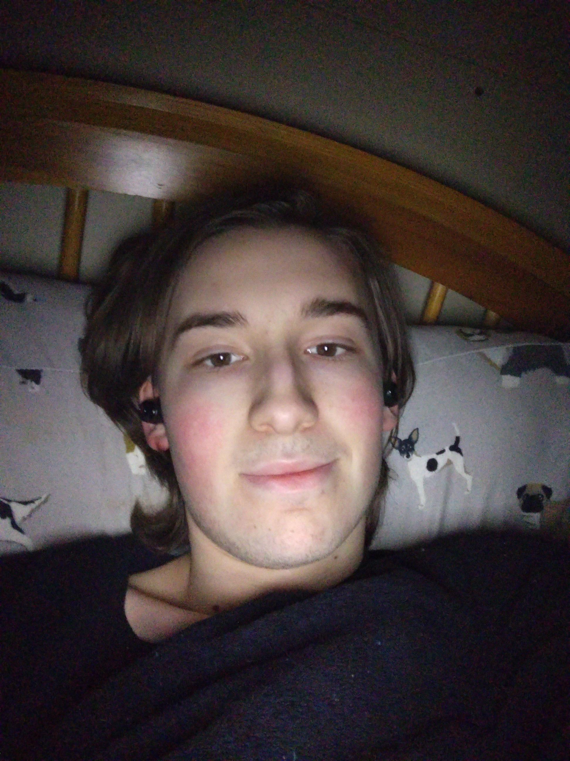 Cozy in bed, anyone wanna cuddle ☺️ | Scrolller