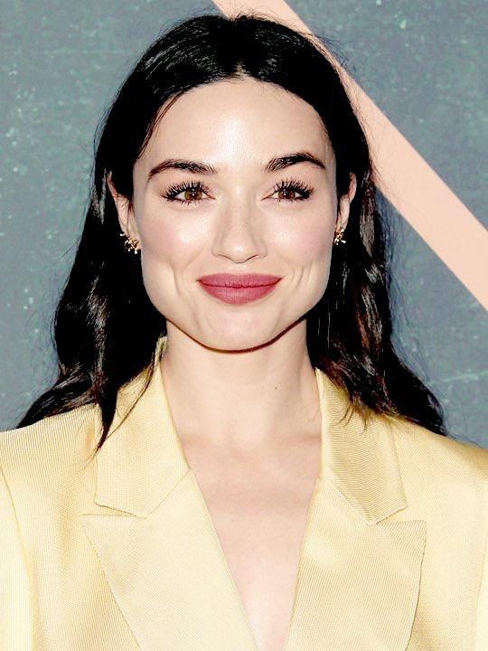 Crystal Reed | Scrolller