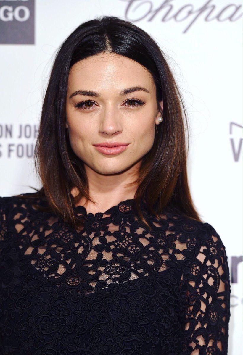 Crystal Reed | Scrolller