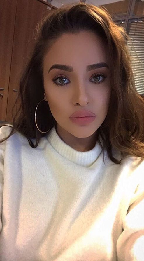 Cuck caption please, fo' my long time crush (have more pics if u want, let's discuss) | Scrolller