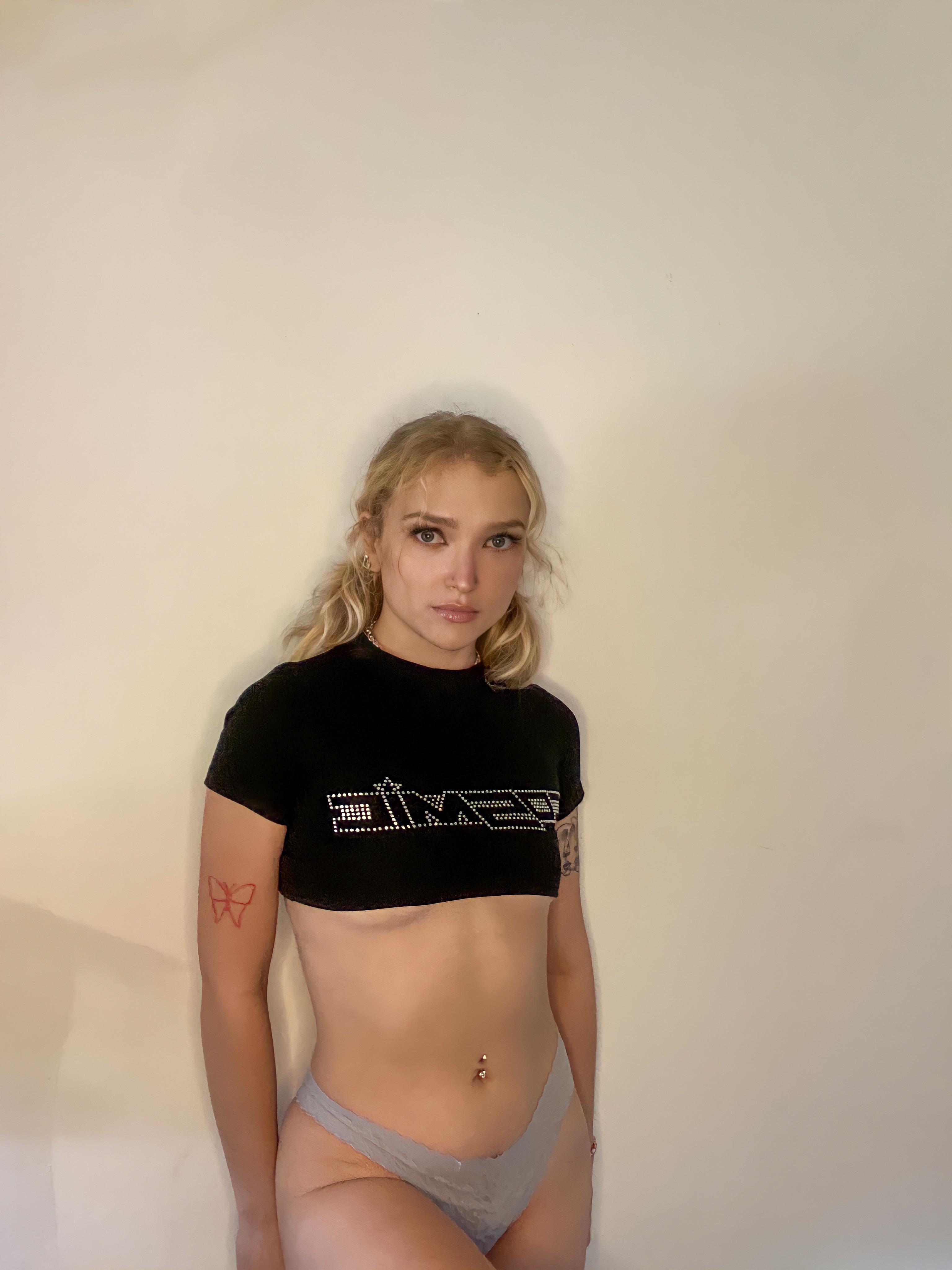 Cum all over my tight teen body daddy 👅💦 | Scrolller