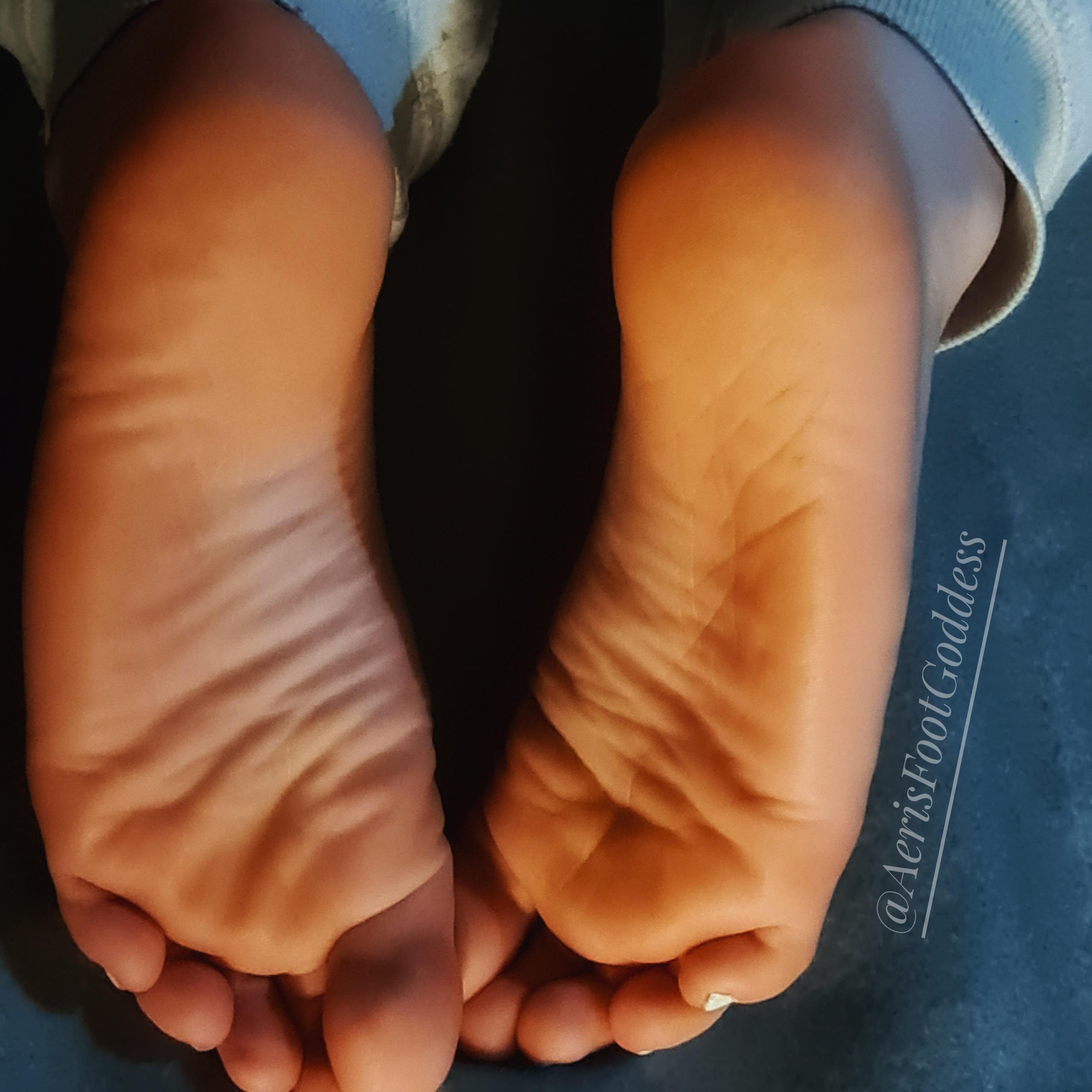 cum on my soles in every wrinkle | Scrolller