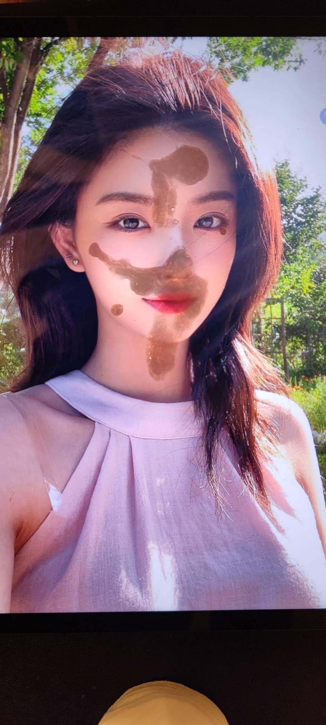 Cumtribute Yiren | Scrolller