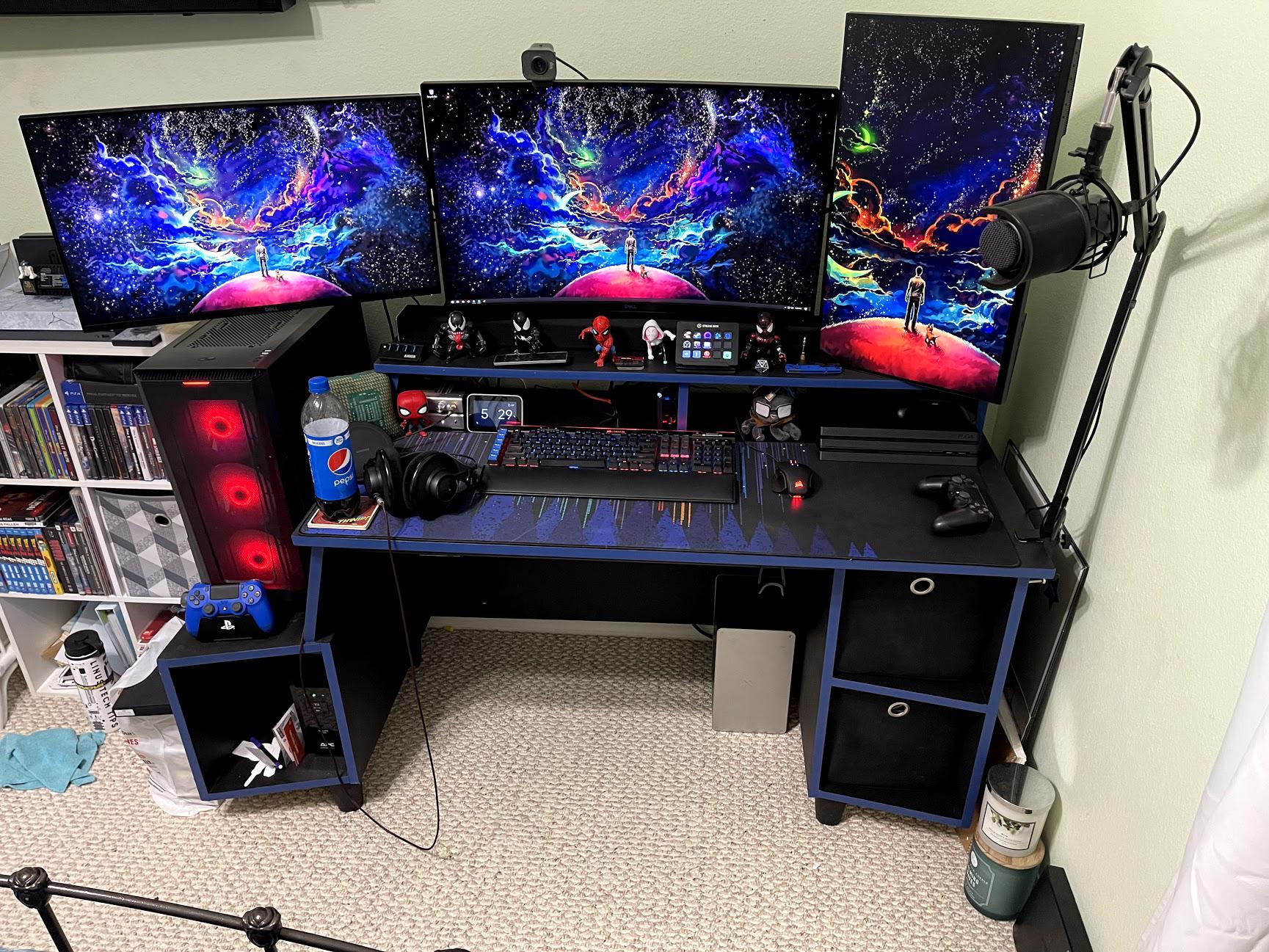 Current battlestation. | Scrolller