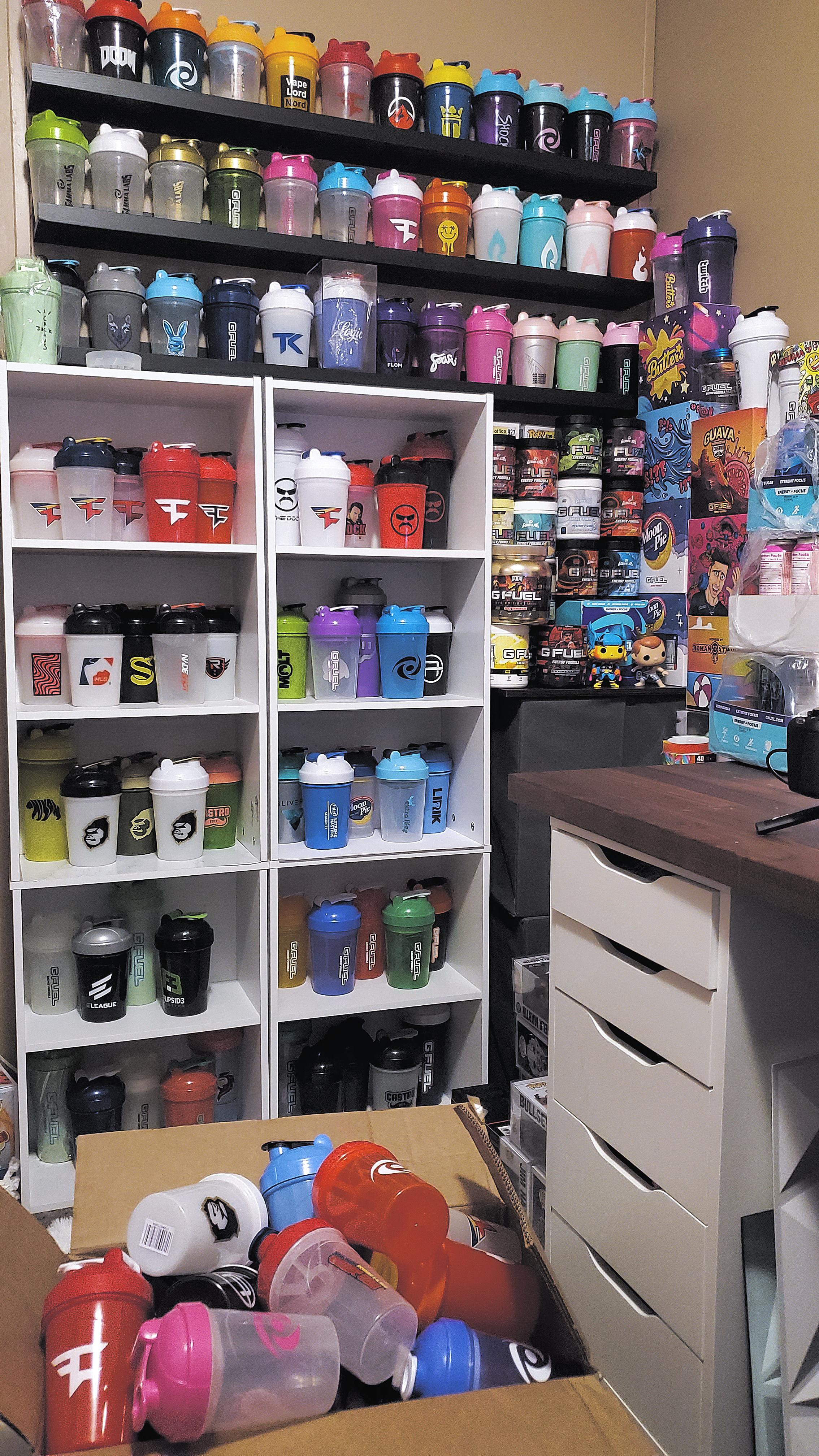 Current collection | Scrolller