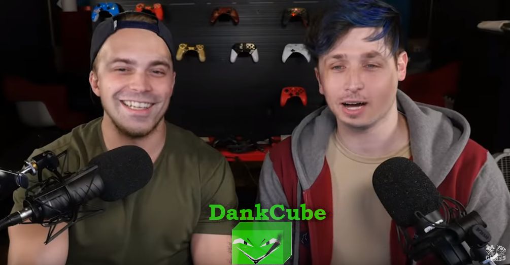 cursed face swap (credit to dankcube) | Scrolller