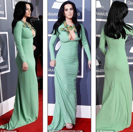 Curvy and voluptuous from all angles | Scrolller