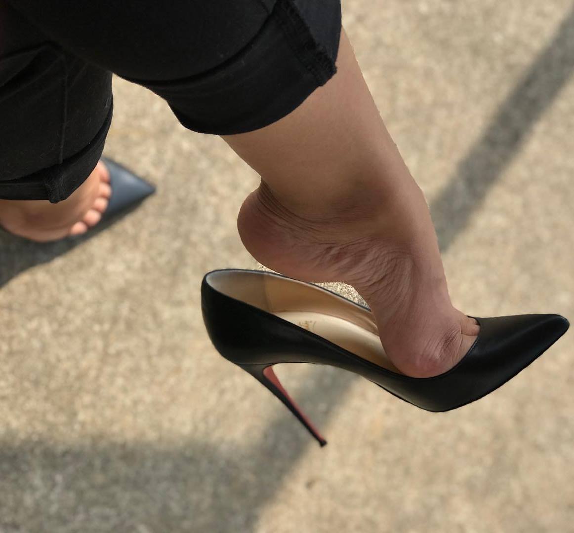 Curvy Arch | Scrolller