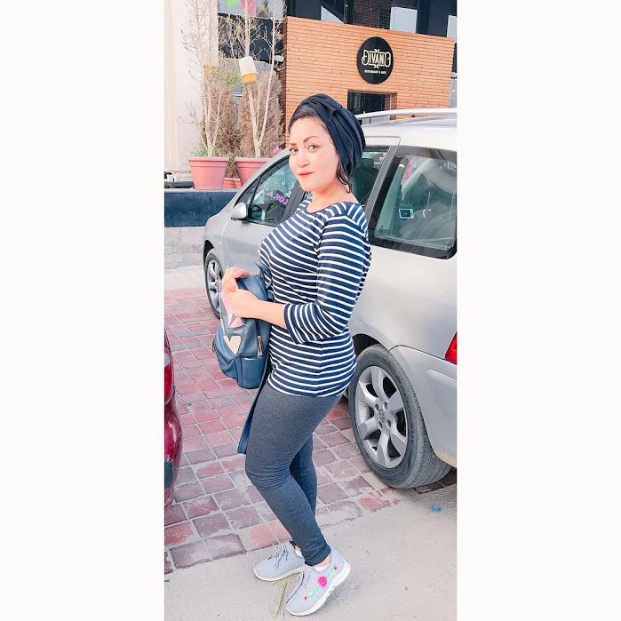 Curvy Hijabi Scrolller