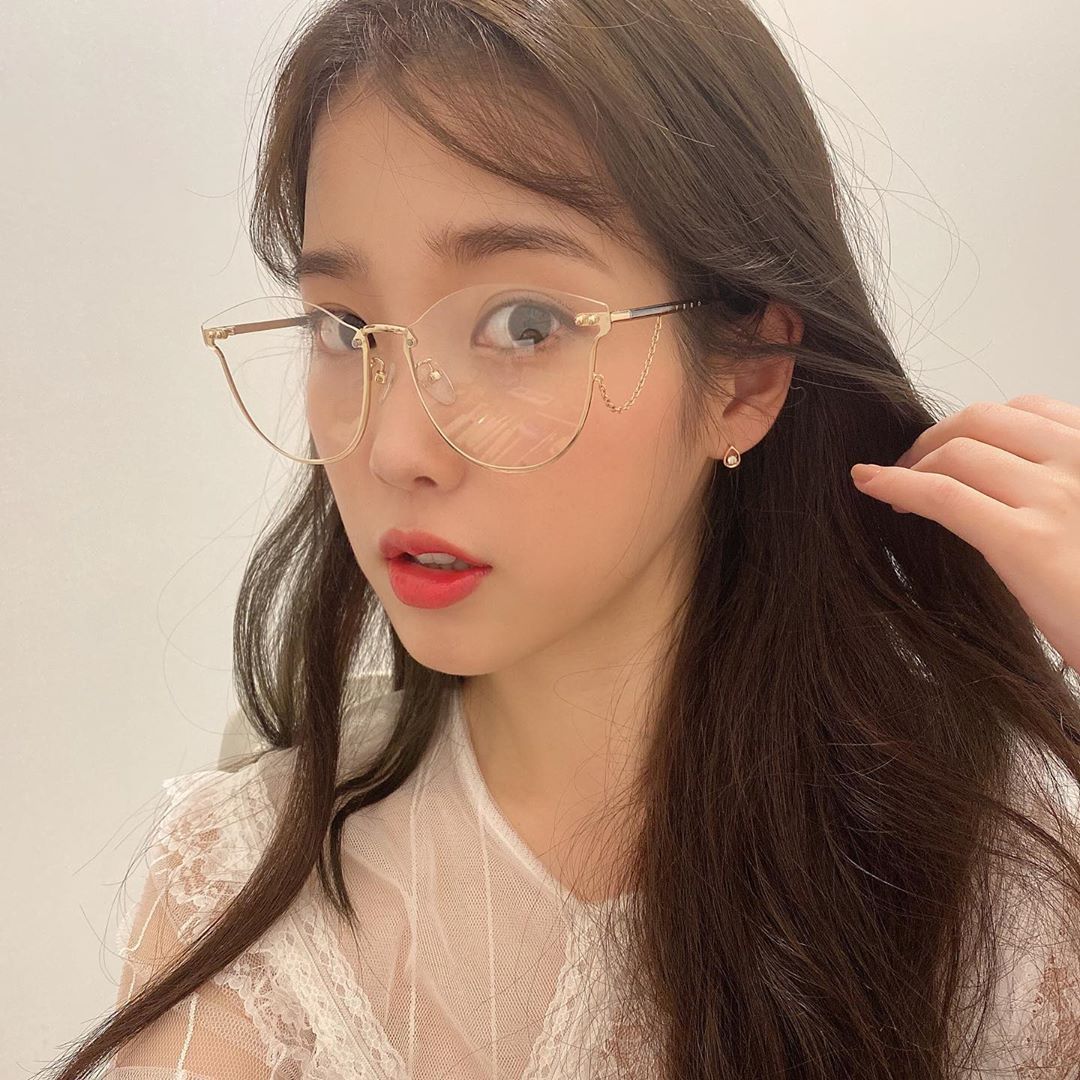 Cute and pretty IU in glasses | Scrolller