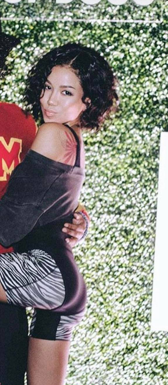 Cute booty | Scrolller