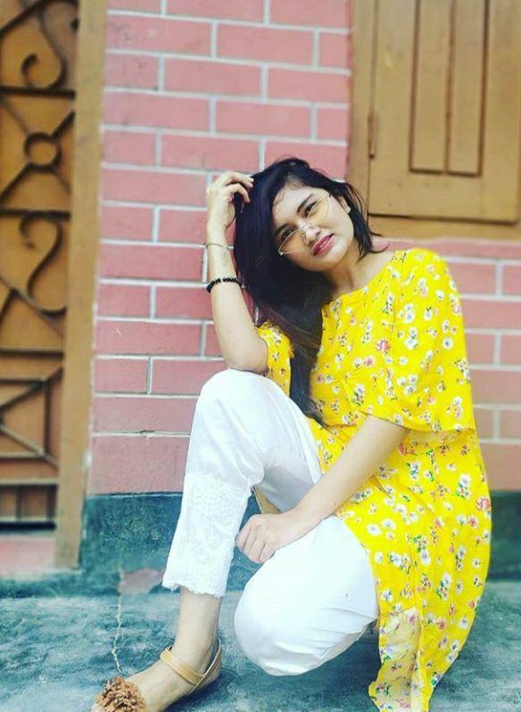 🥰Cute GF Showing her Goodies on Videocall 😋😘 | Scrolller