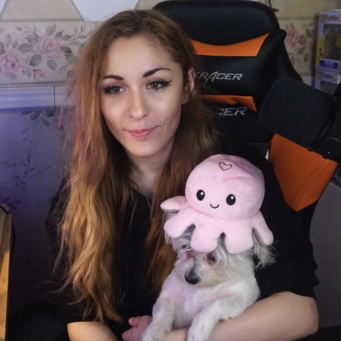 Cute girl with cute dog | Scrolller