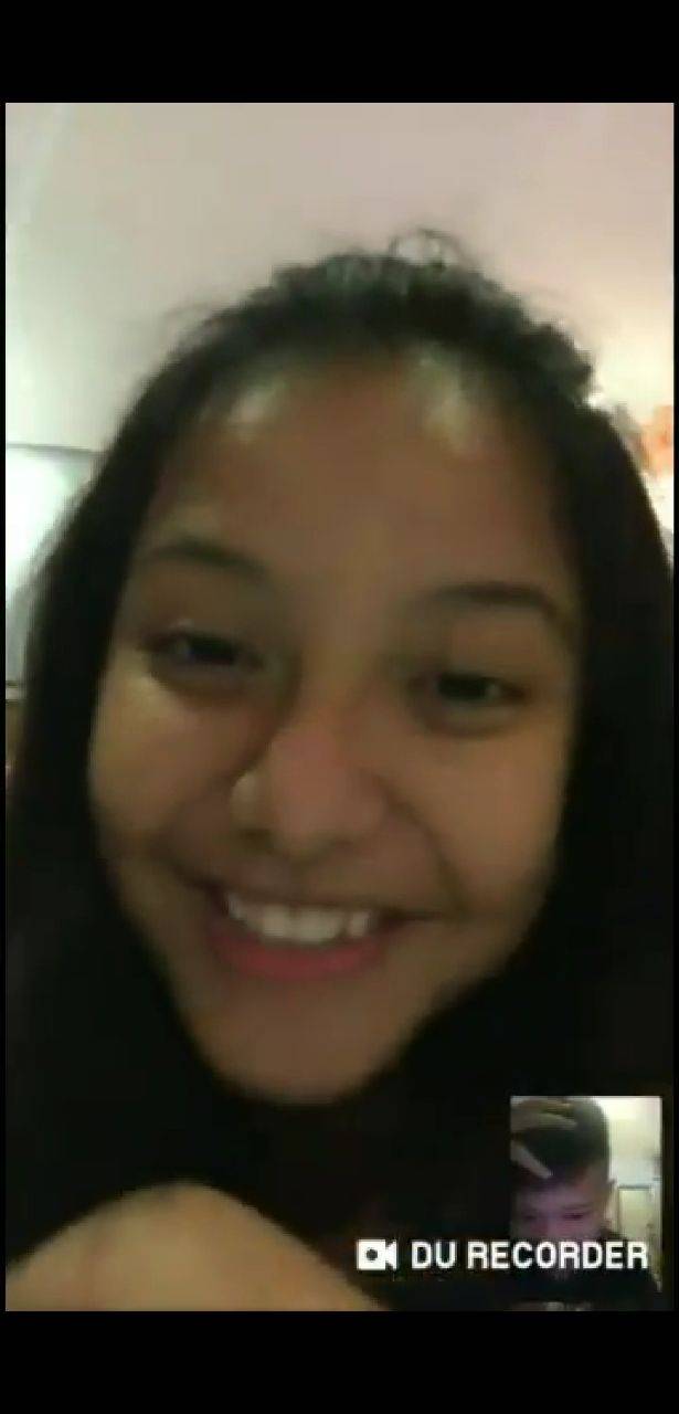 CUTE GIRLFRIEND IN VIDEO CALL | Scrolller