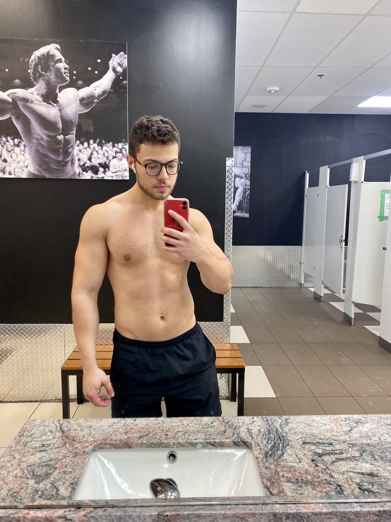 Cute Guy in Glasses | Scrolller