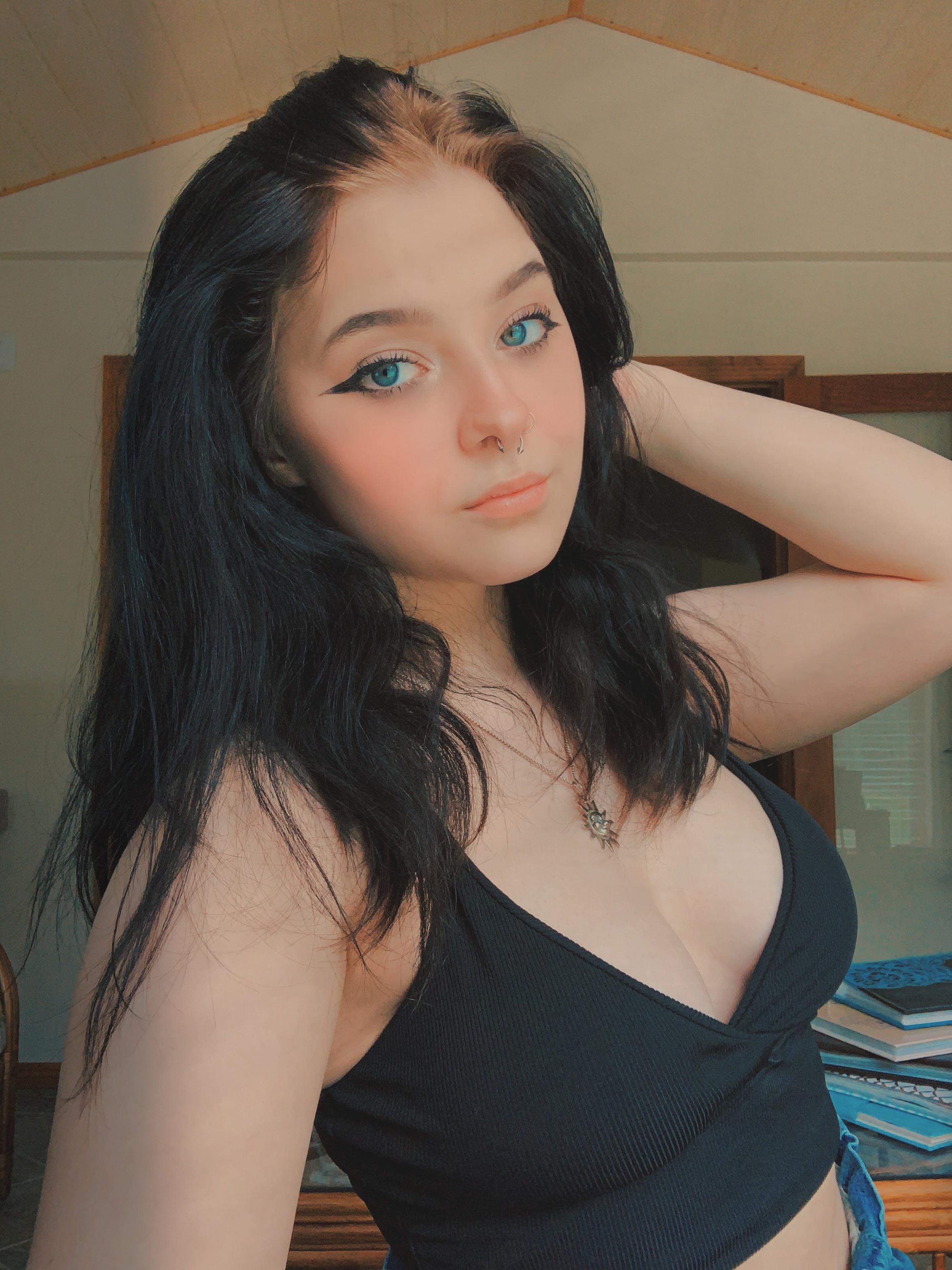 cute lil self timer moment | Scrolller