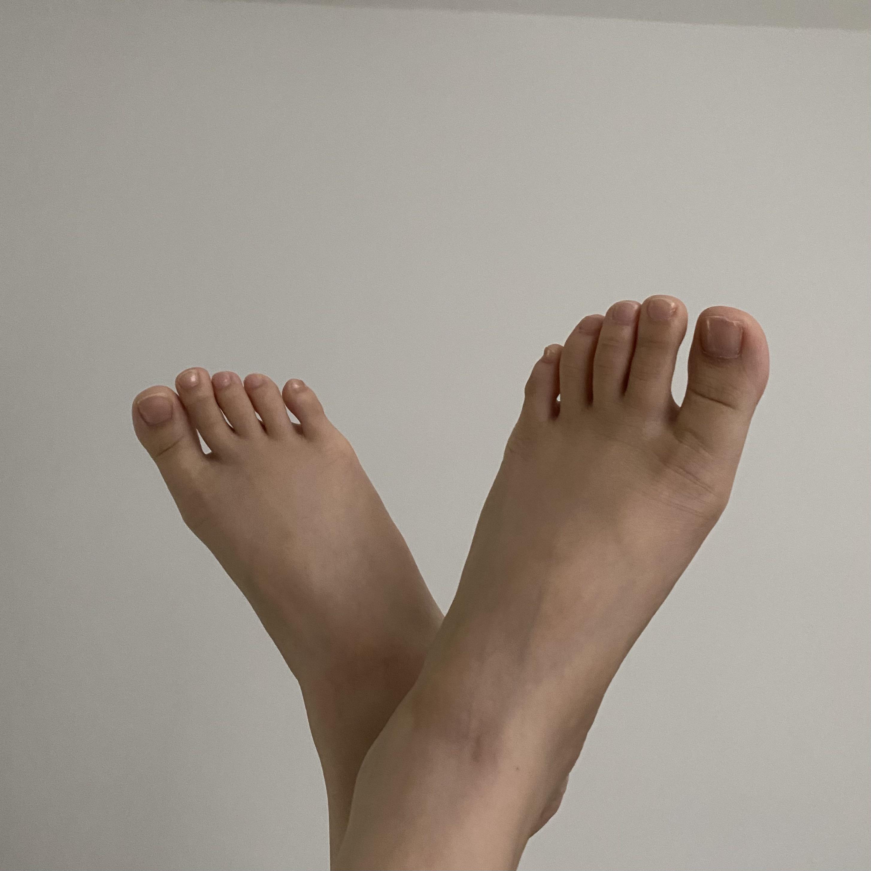 Cute Little Asian Feet 😊 Scrolller