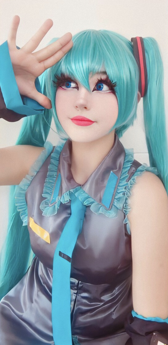 Cute Miku, again | Scrolller