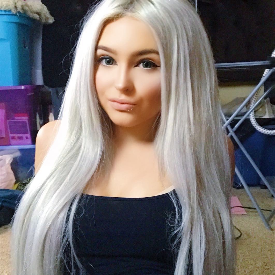 Cute Selfie | Scrolller