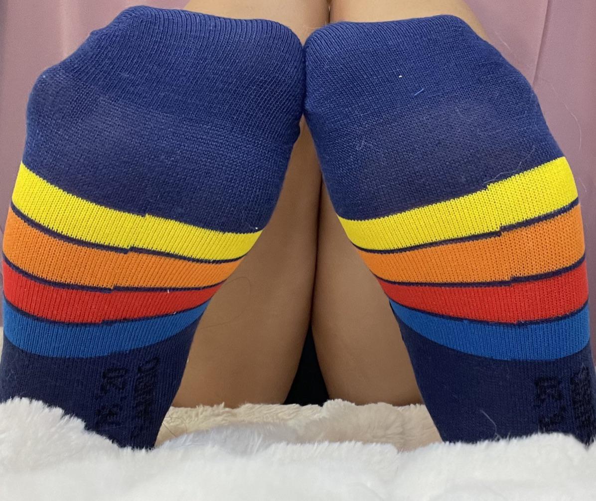 Cute striped socks 💛🧡 ️ | Scrolller