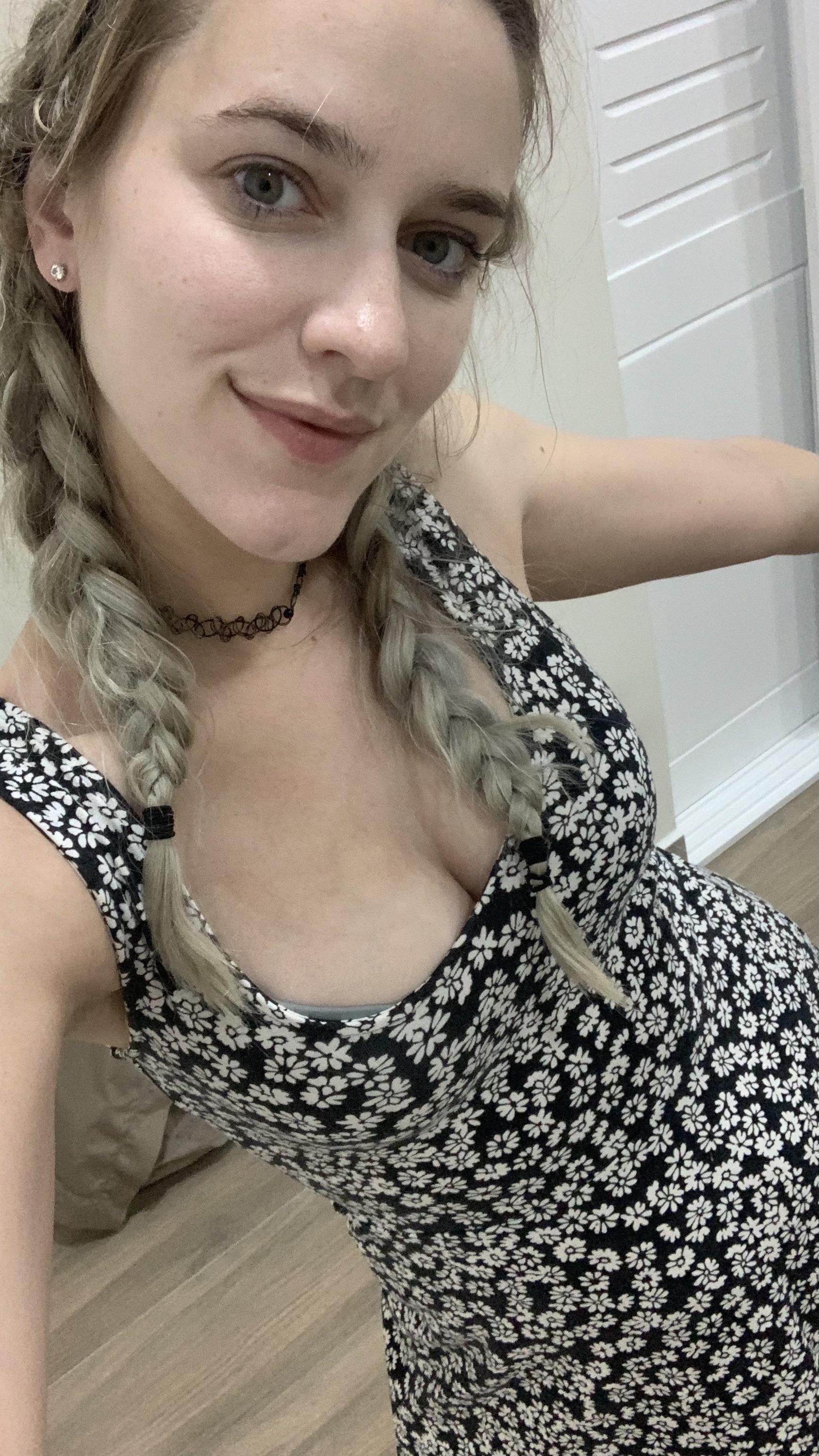 Cute sun dress! 29f | Scrolller