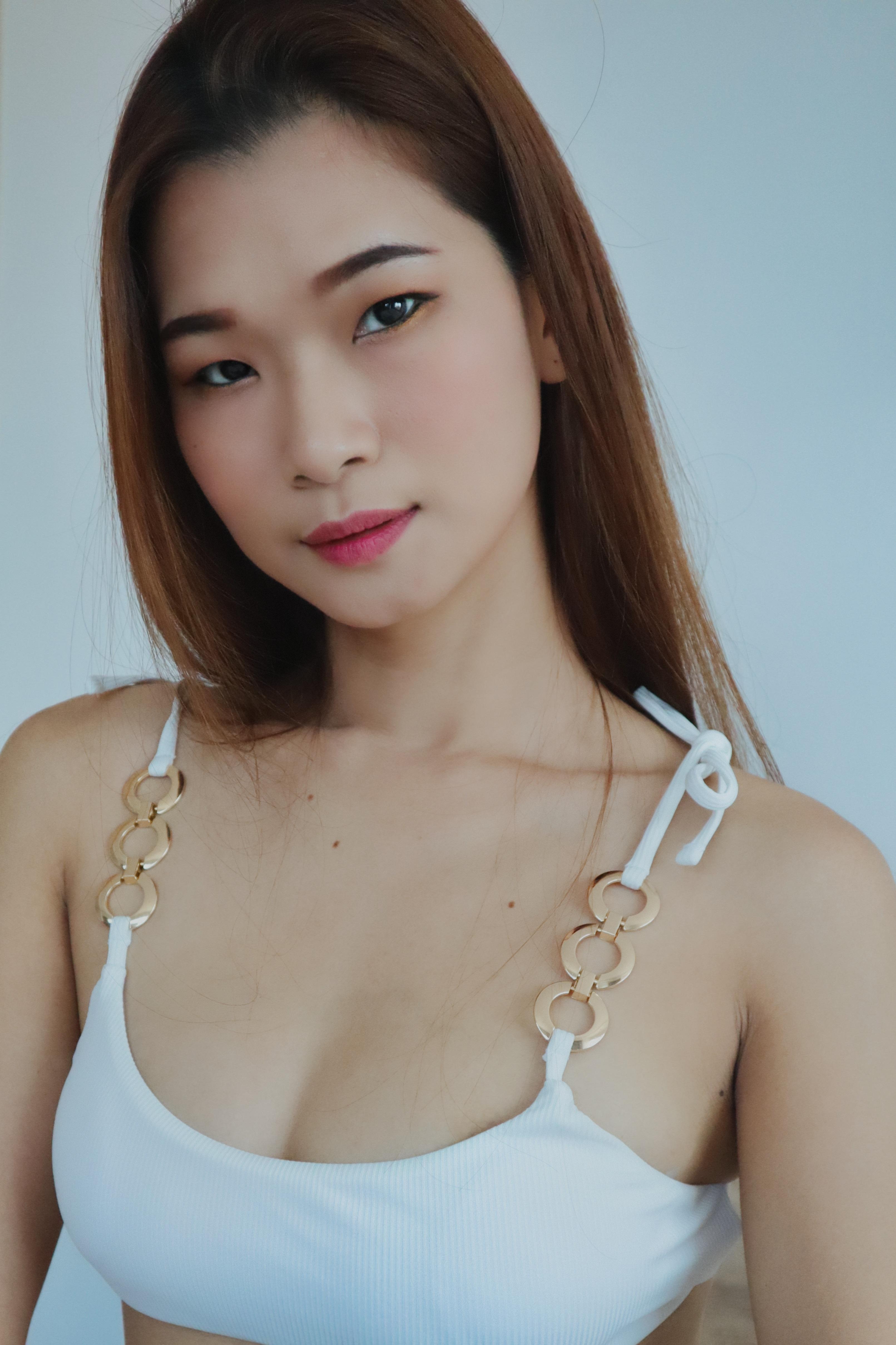 Cute white | Scrolller