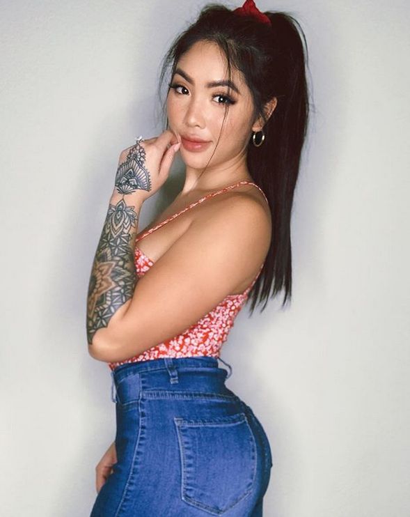 Cute with an arm tat | Scrolller