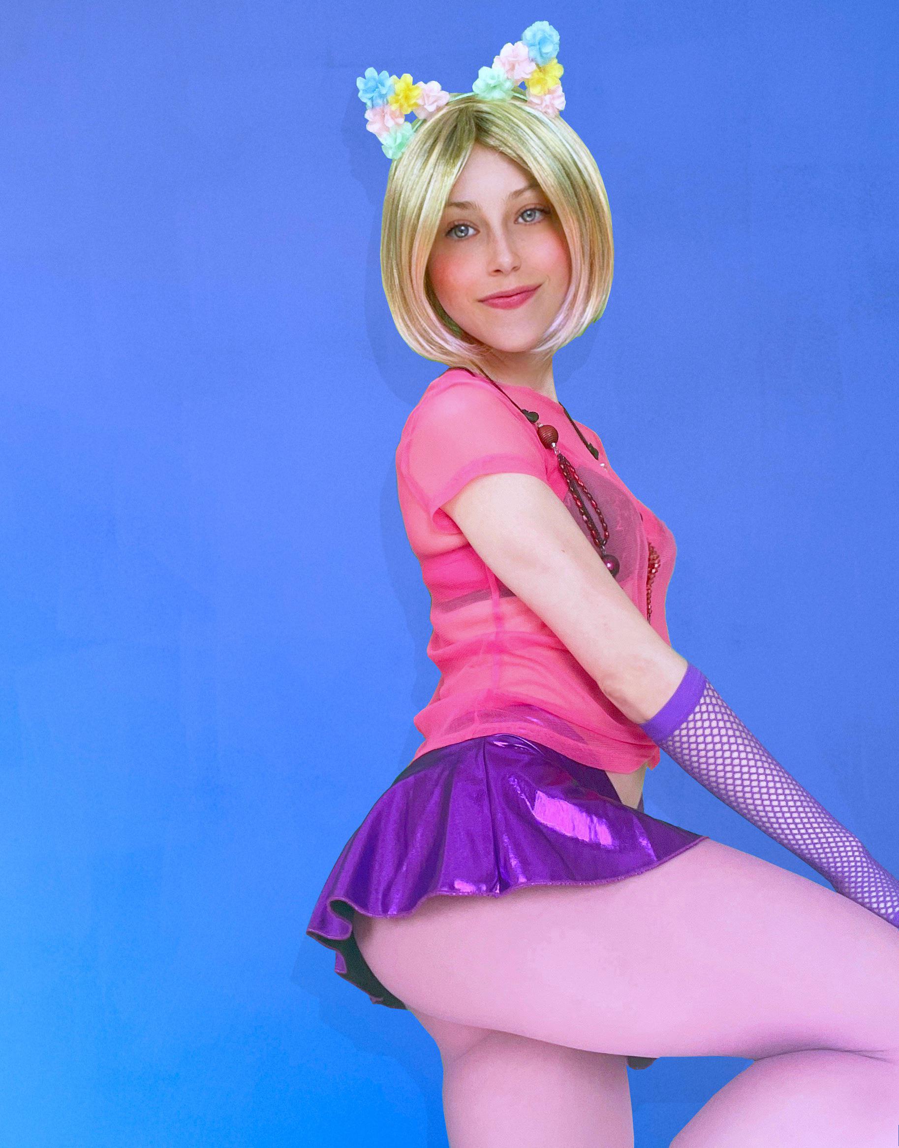 Cute kitten by Ada Säga | Scrolller