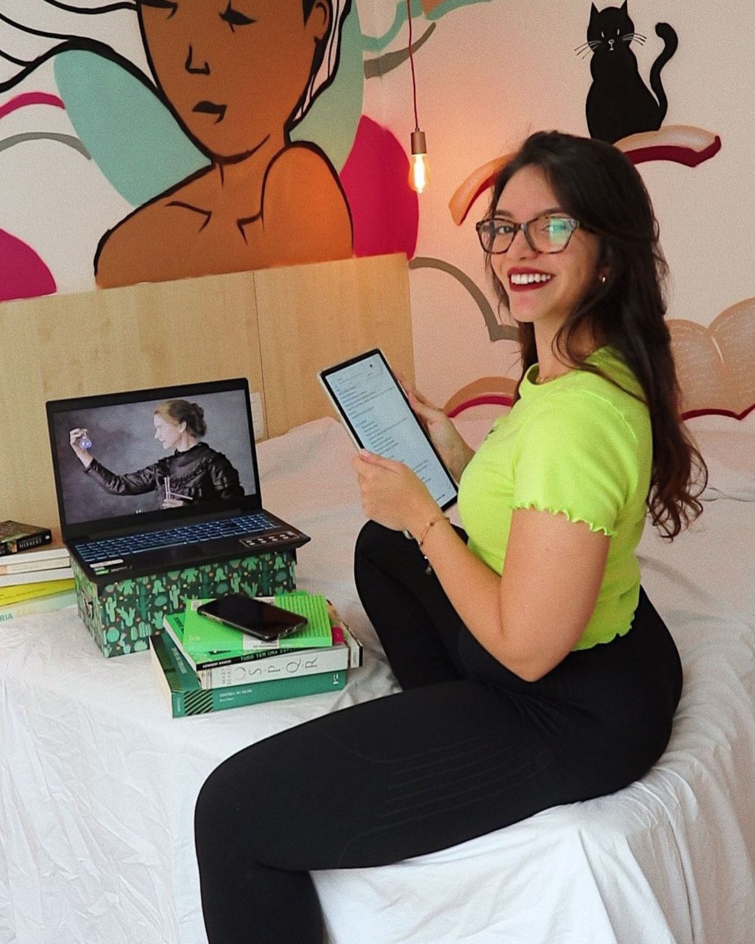 Débora Aladim e sua raba | Scrolller