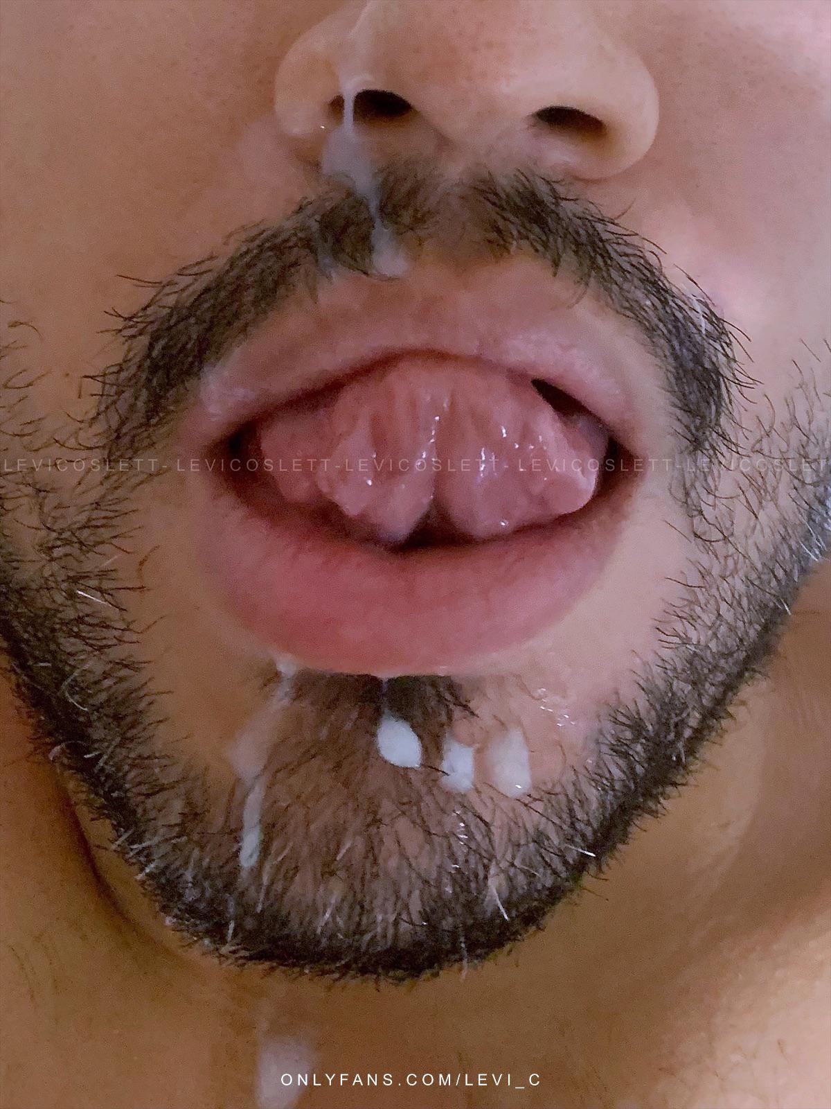 Daddy’s cum all over my face, full video link in comments | Scrolller