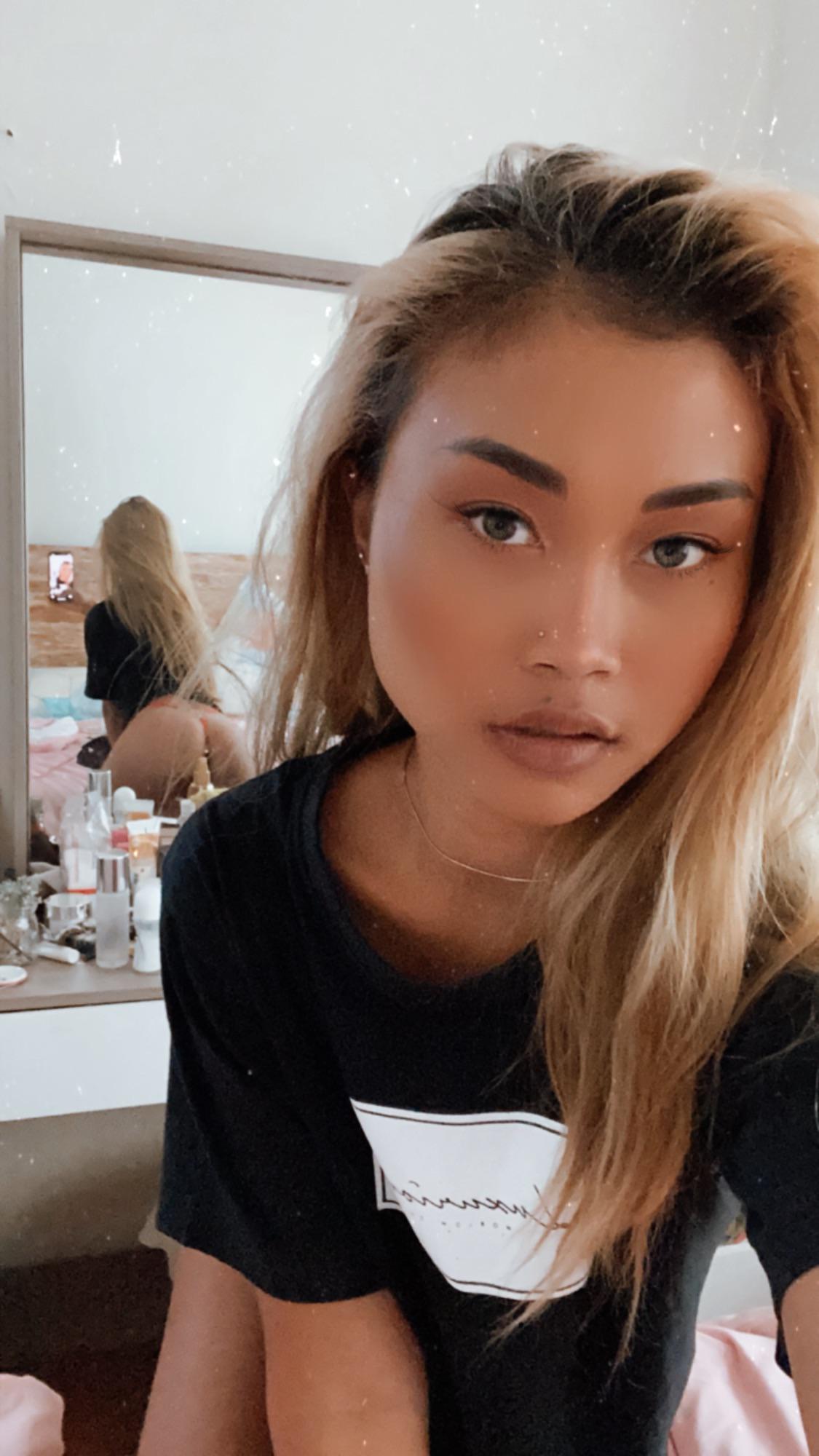 Would You Cum To My Ass Or My Make Up Face😏 Scrolller