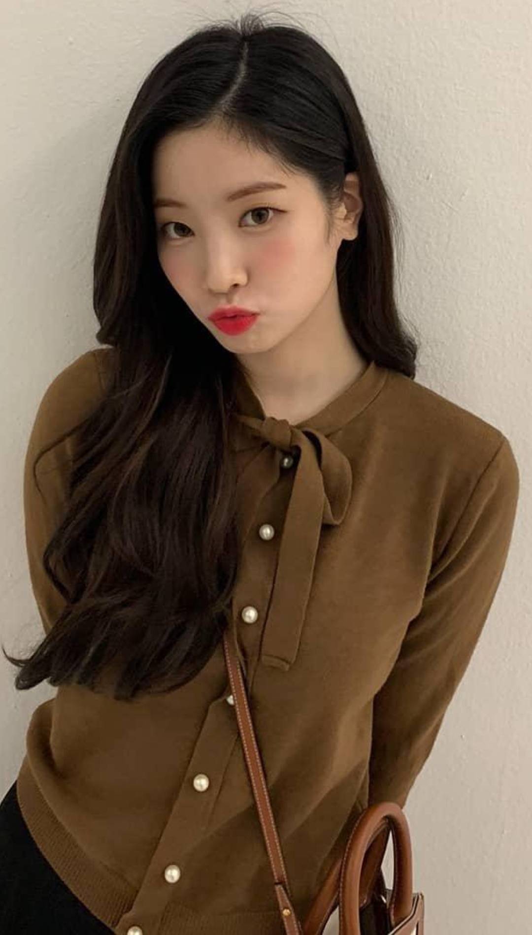 Dahyun - brown sweater | Scrolller