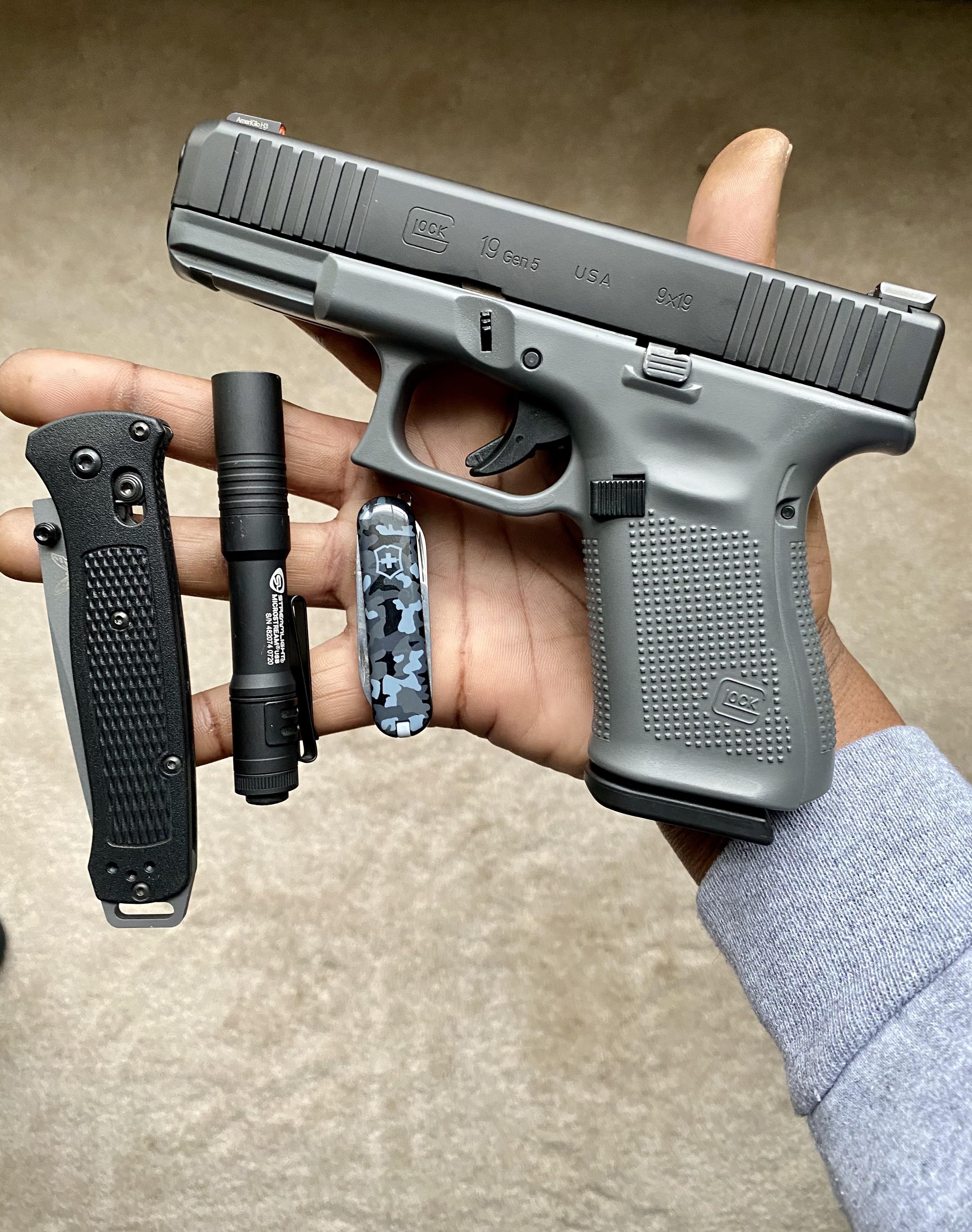 Daily carry. Simple...yet solid | Scrolller