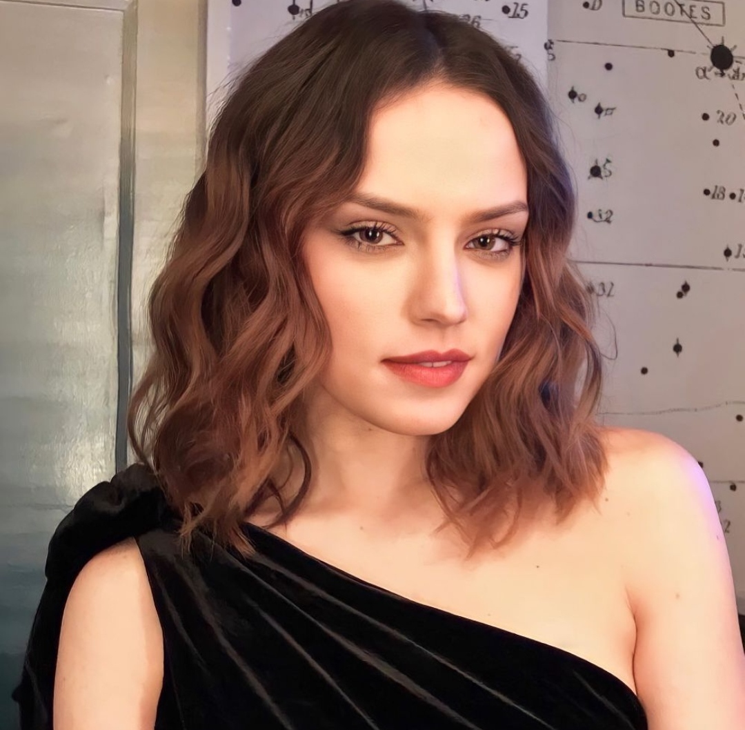 Daisy Ridley | Scrolller