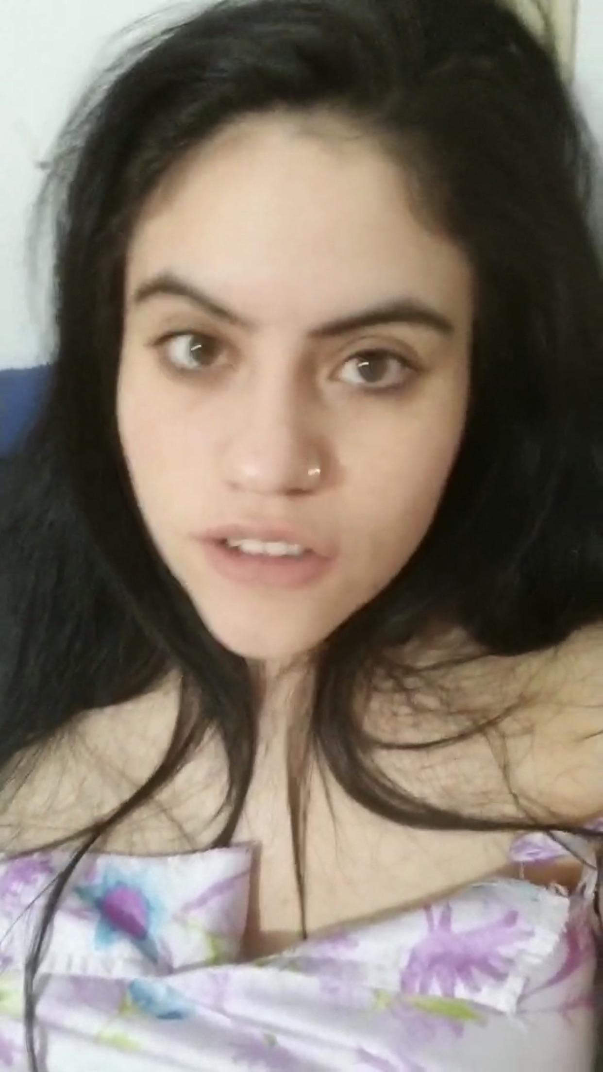 Dama huevona | Scrolller