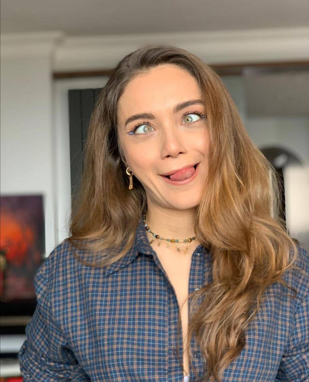 Damla Sönmez, a Turkish actress [irtr] | Scrolller